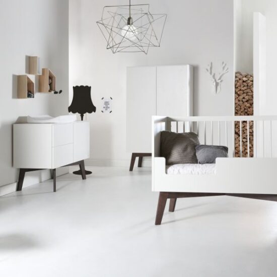 Babykamer Sixties wit mat / walnoot – Kidsmill